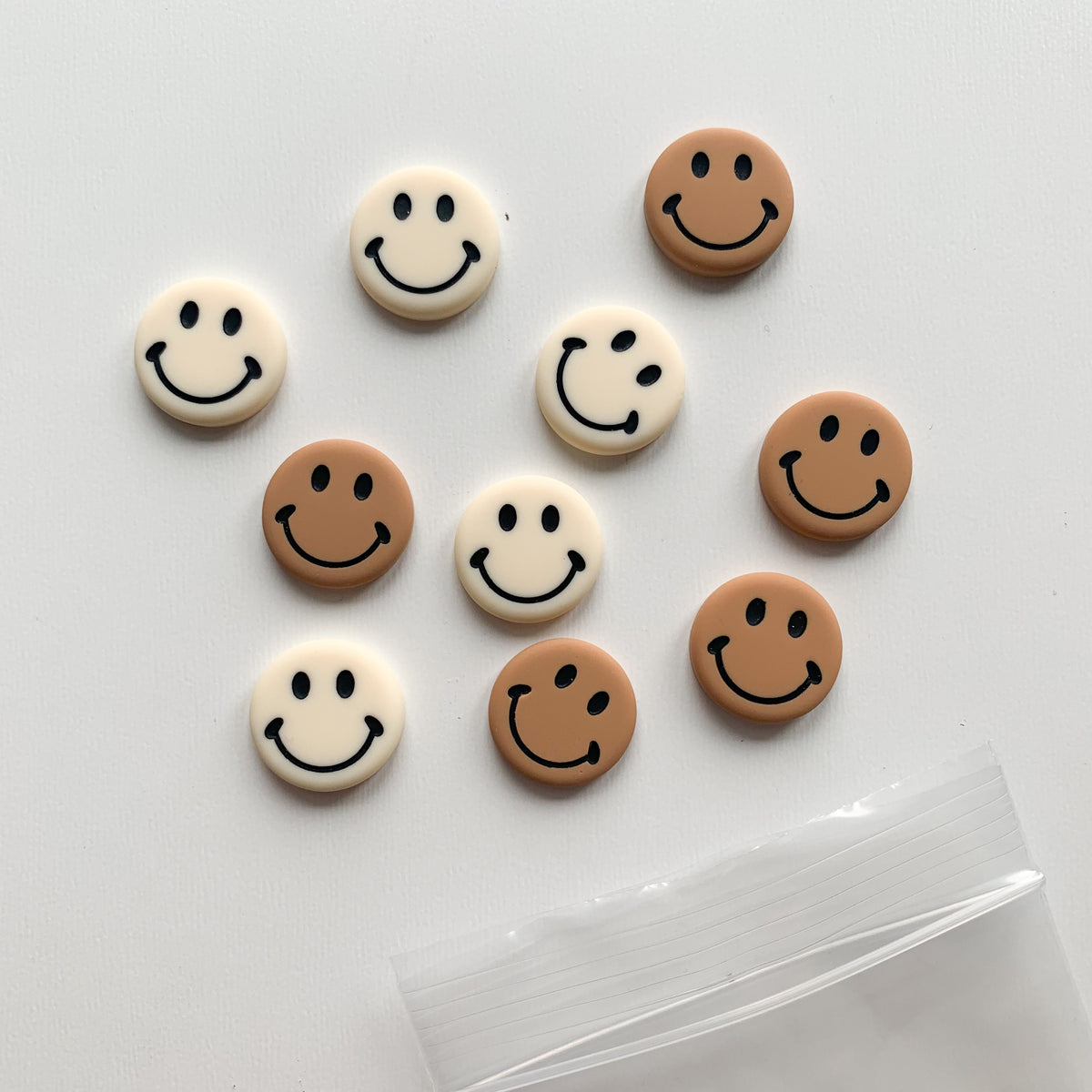 10 Flat Back Neutral Smiley Faces – Sewing Seeds Play